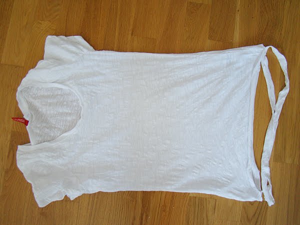 DIY | Shredded Shirt | A Cup Of Style