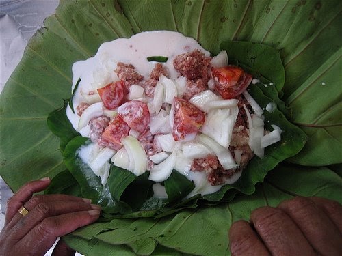 The Polynesian Kitchen: Lu Pulu ( Taro Leaves and Corned Beef)
