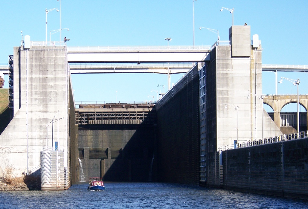 The Tallest Lift-Lock East of the Rockies - Slow Boat