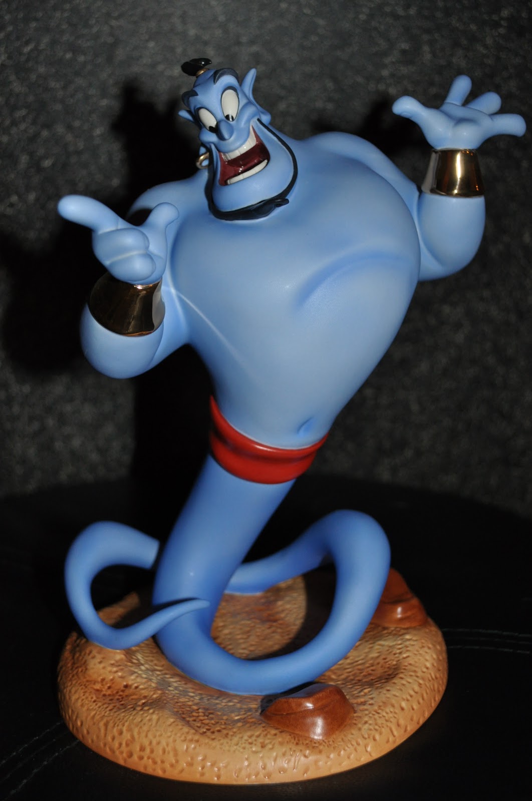 Disney Pixar Fanatics: WDCC The Genie "Magic at His Fingertips"
