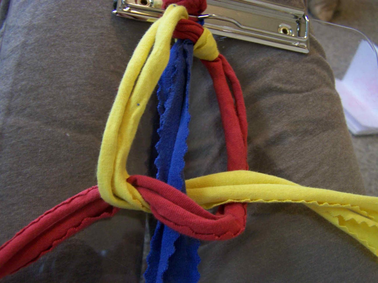 Made by Me. Shared with you.: Chunky Braided Bracelet Tutorial