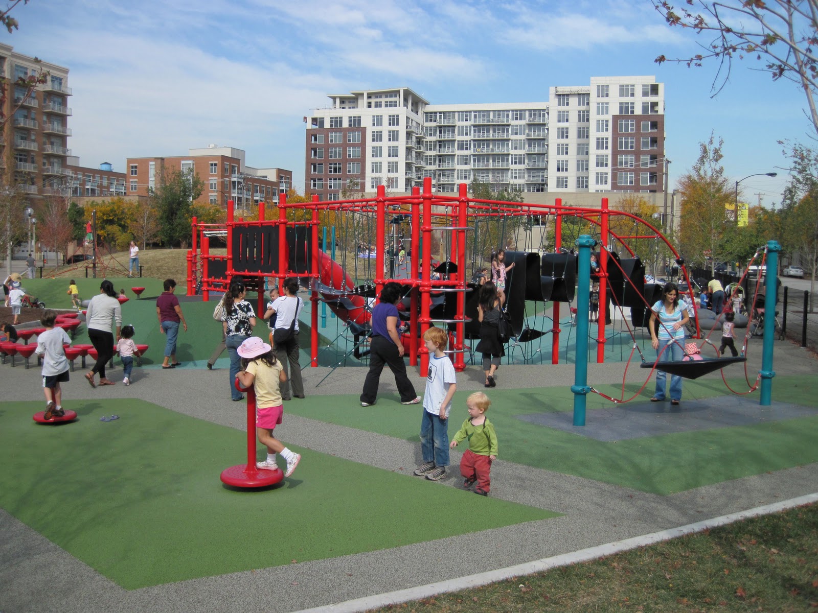 Chicargobike: To the Super Playground- five kids on three bikes