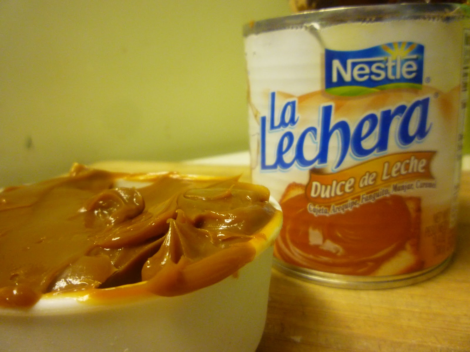 Little Kitchen, Lovely Food.: Dulce De Leche Banana Cheesecake Bars.