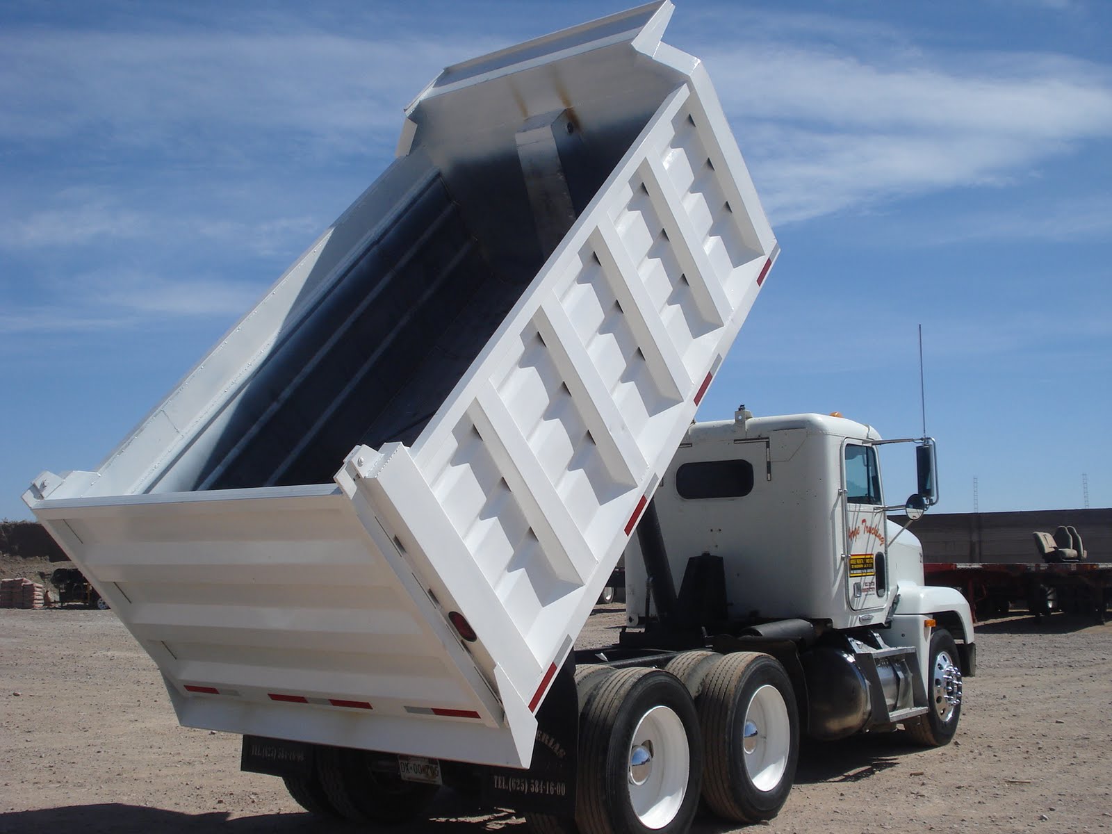 ARGE RENTA Y VENTA DE MAQUINARIA S,A, DE C,V,: VOLTEO FREIGHT LINER 14 ...