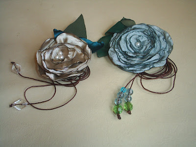 Belle Artes: Colares - Flor de Tecido