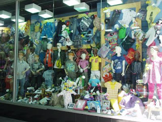 Vicky's Visual Merchandising Musings: Visual Merchandising in America