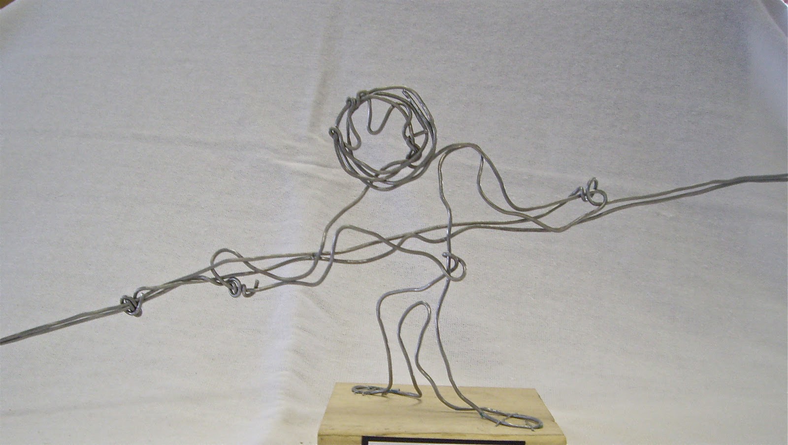 Use Your Coloured Pencils: Wire Athletes