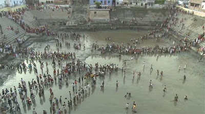 Chandrika Gauranga In India: Kancan Kund / Kankan Kund - Radharani's ...