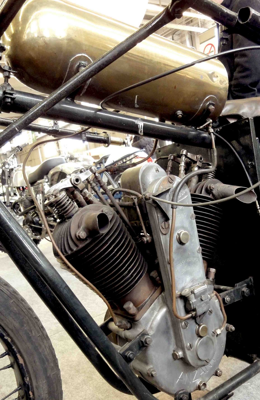 Corpses From Hell MG: Anzani pacing machine