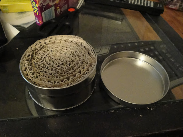 Geek Kraft: Making a cardboard and paraffin camp stove