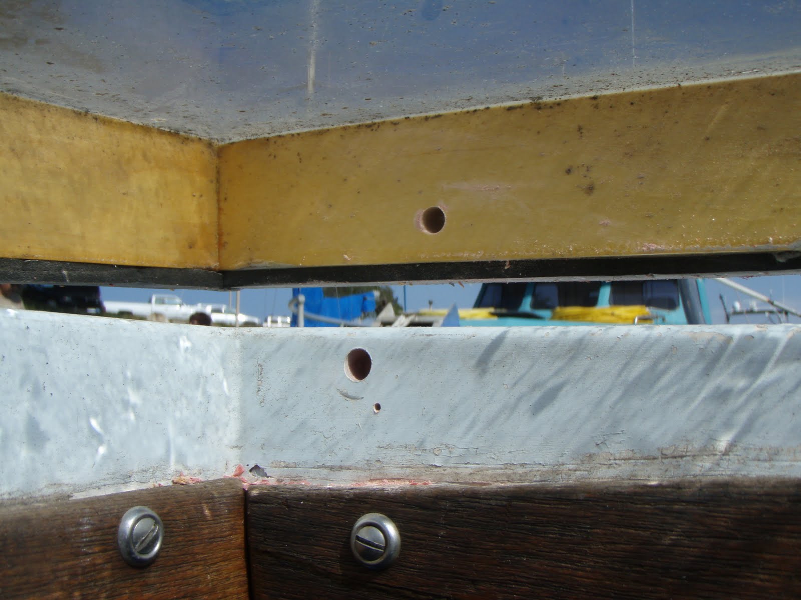 Columbia 26 MK2 Project: Hatch Dogs