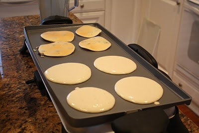Peachtree Cooking: Fly-off-the-plate Pancakes!