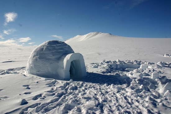 Chris Drury - microcosm and macrocosm: AN IGLOO AT SKY BLU