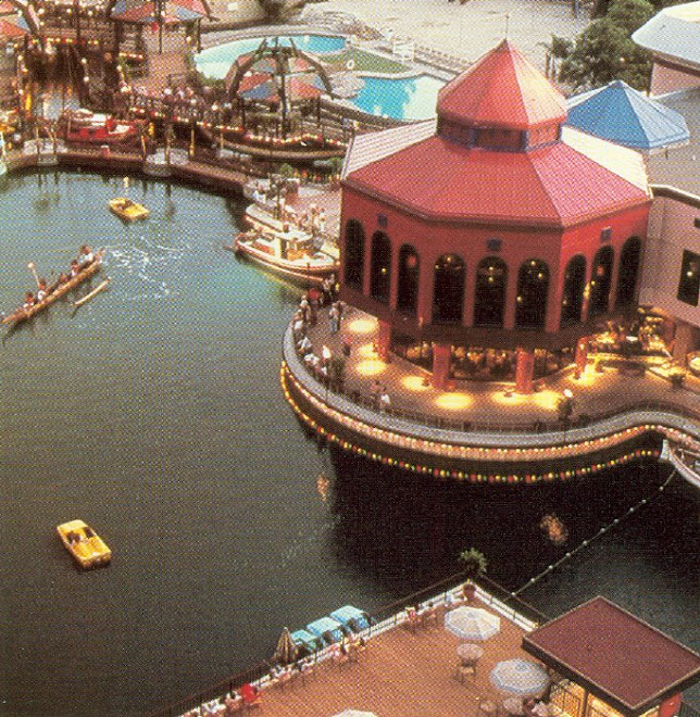 The Original Disneyland Hotel: 1980's at the Disneyland Hotel