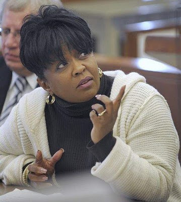 B~Wood Chronicles . . .: ANITA BAKER AVOIDS GOING TO JAIL