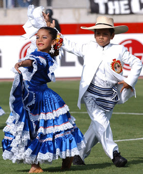 Visit Peru!: Enjoy a beautiful marinera!