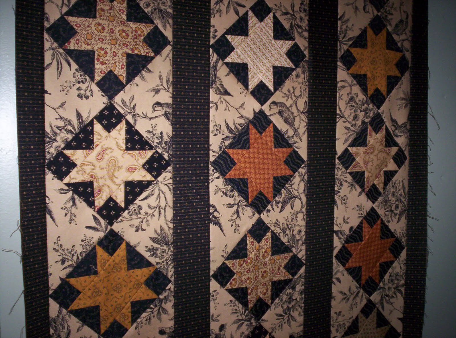 QUILTED CROW: Quilt Top DONE!!!