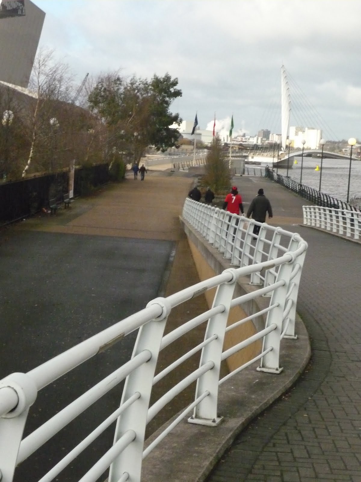 Mad Cycle Lanes of Manchester: Irwell River Park: Part 1 - River Park Quays