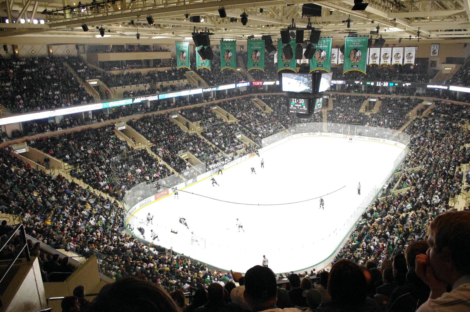 Large Arena Photos : r/hockey