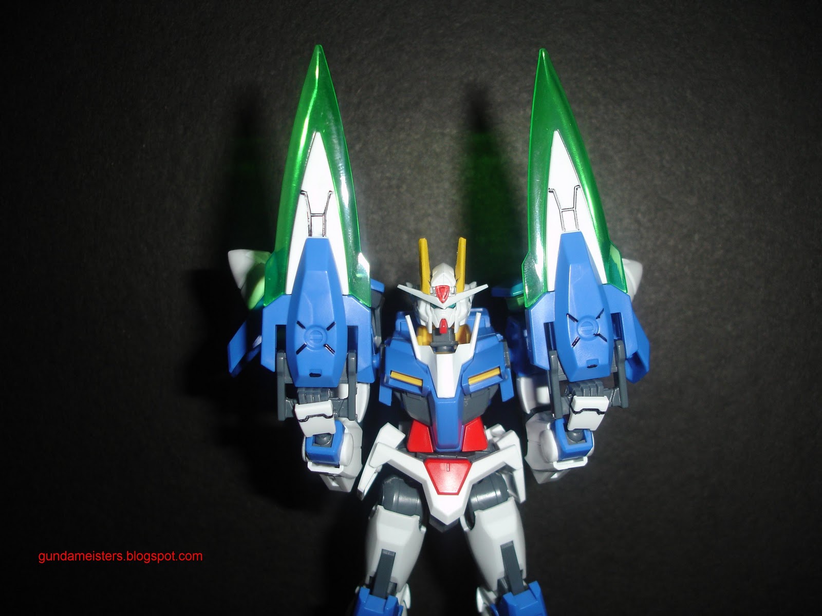 Gundam Meisters: Review: HG 1/144 Gundam 00 Seven Sword G