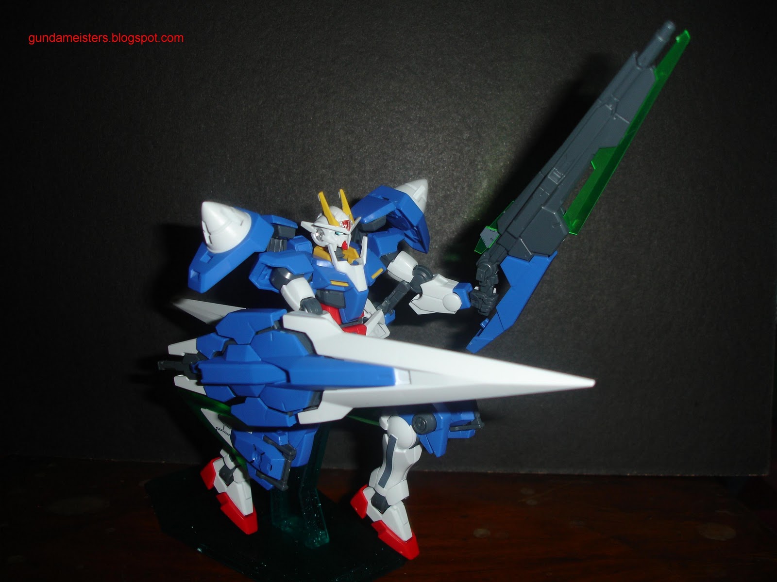 Gundam Meisters: Review: HG 1/144 Gundam 00 Seven Sword G
