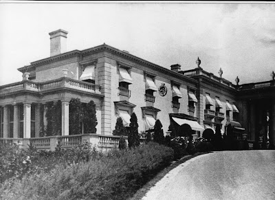 Old Long Island: 'Meudon' in B&W