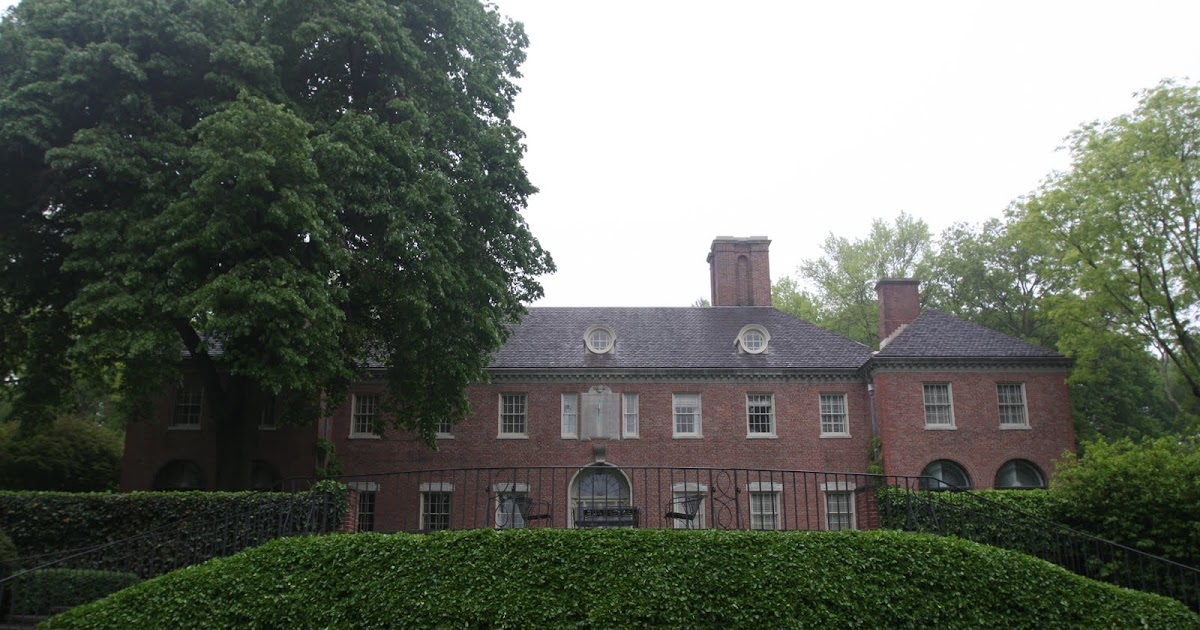 Old Long Island: The Rear of 'Erchless'