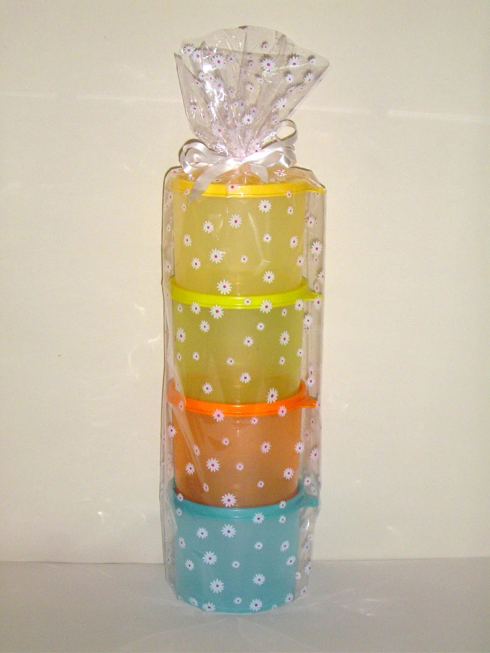TupAffairs ::: For Tupperware Lovers..: Gift Wrapping