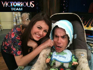 Victorious Team!: Victoria Justice At iCarly.com