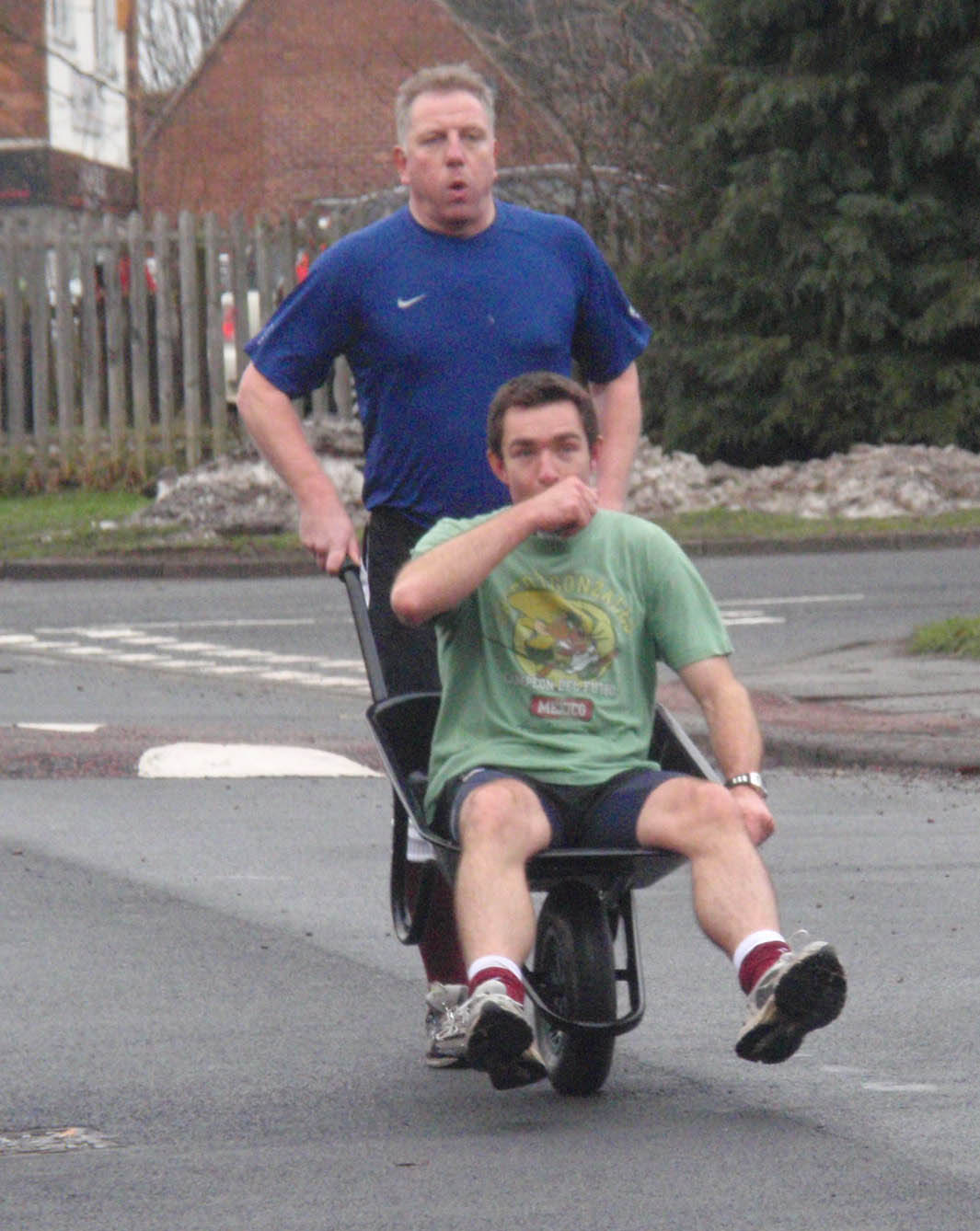 Ponteland Online News: NEW YEAR'S DAY WHEELBARROW RACE IN PONTELAND
