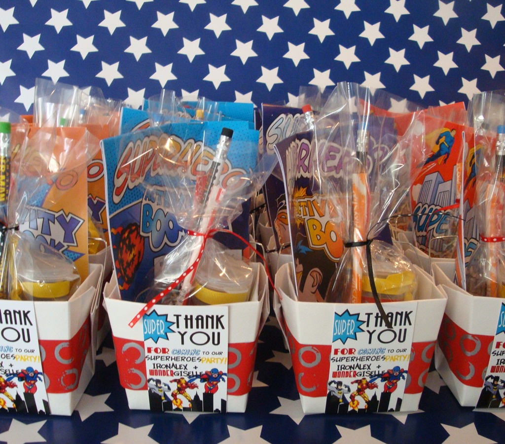 sweet bambinos: {Real Party} - Superheroes Party