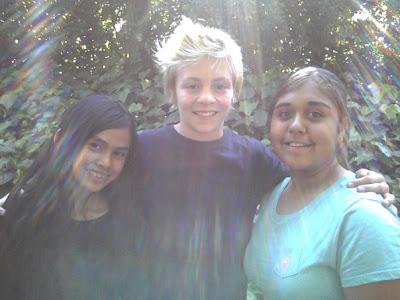 We heart Ross and R5!!!: More Pictures from the Moises Rules taping!!!