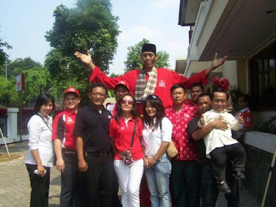 Cipong's Blog: The tallest man in Indonesia