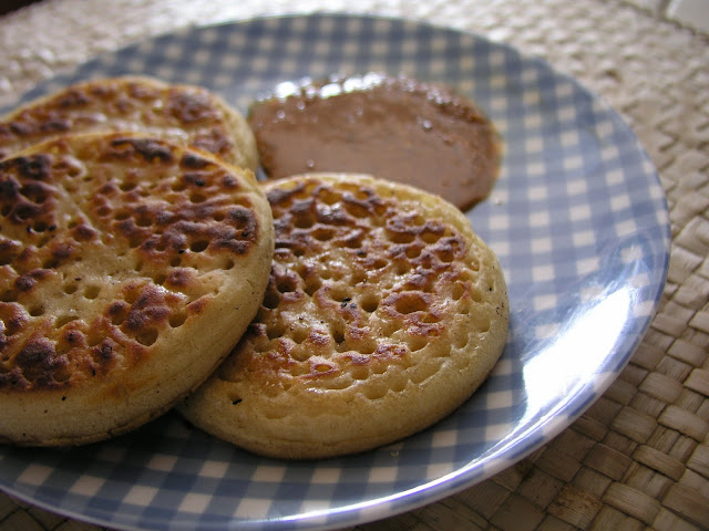 Crumpets for an Indian Breakfast. - Few Minute Wonders