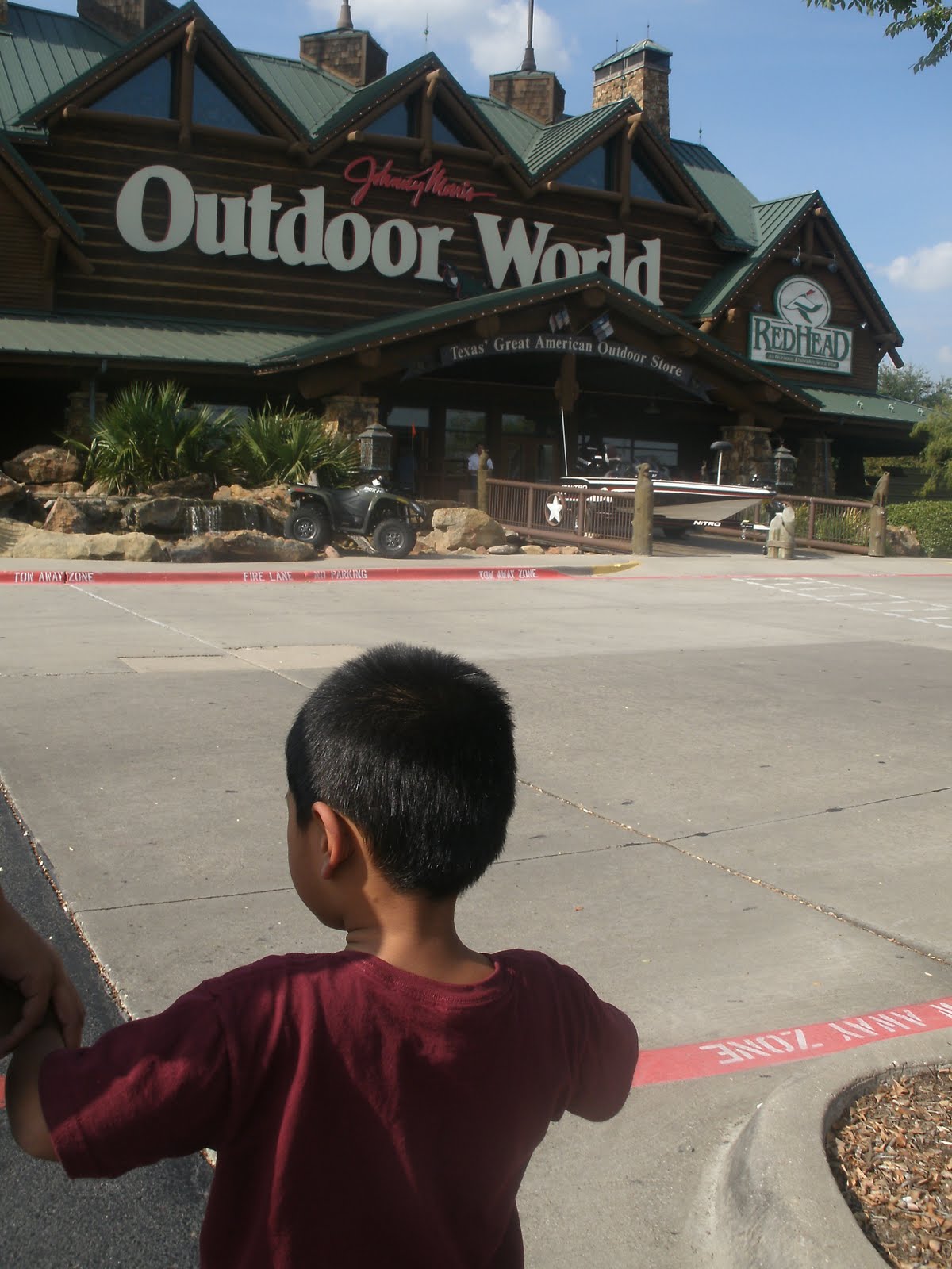 Photos DFW: Bass Pro Shop Outdoor World Grapevine