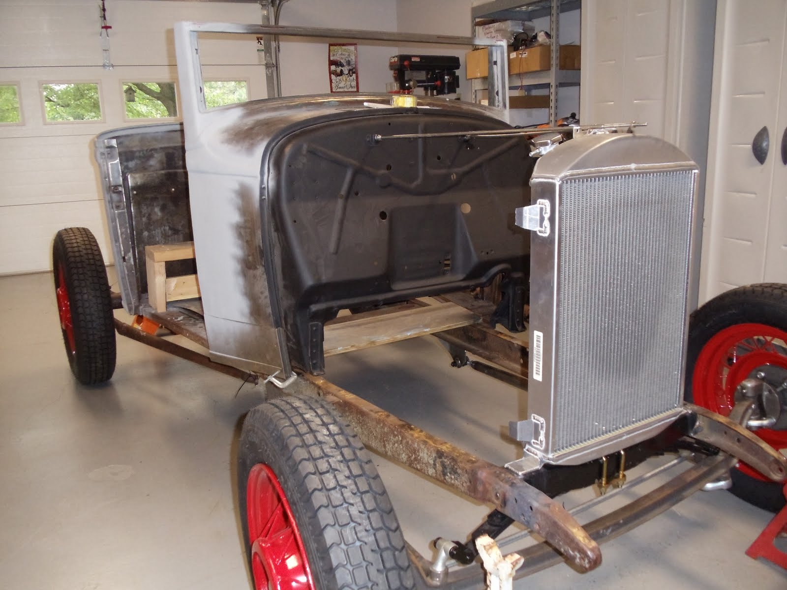 32 Ford Traditional Hot Rod: radiator mockup