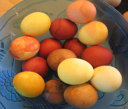 peaceful parenting: Natural Easter Egg Dye