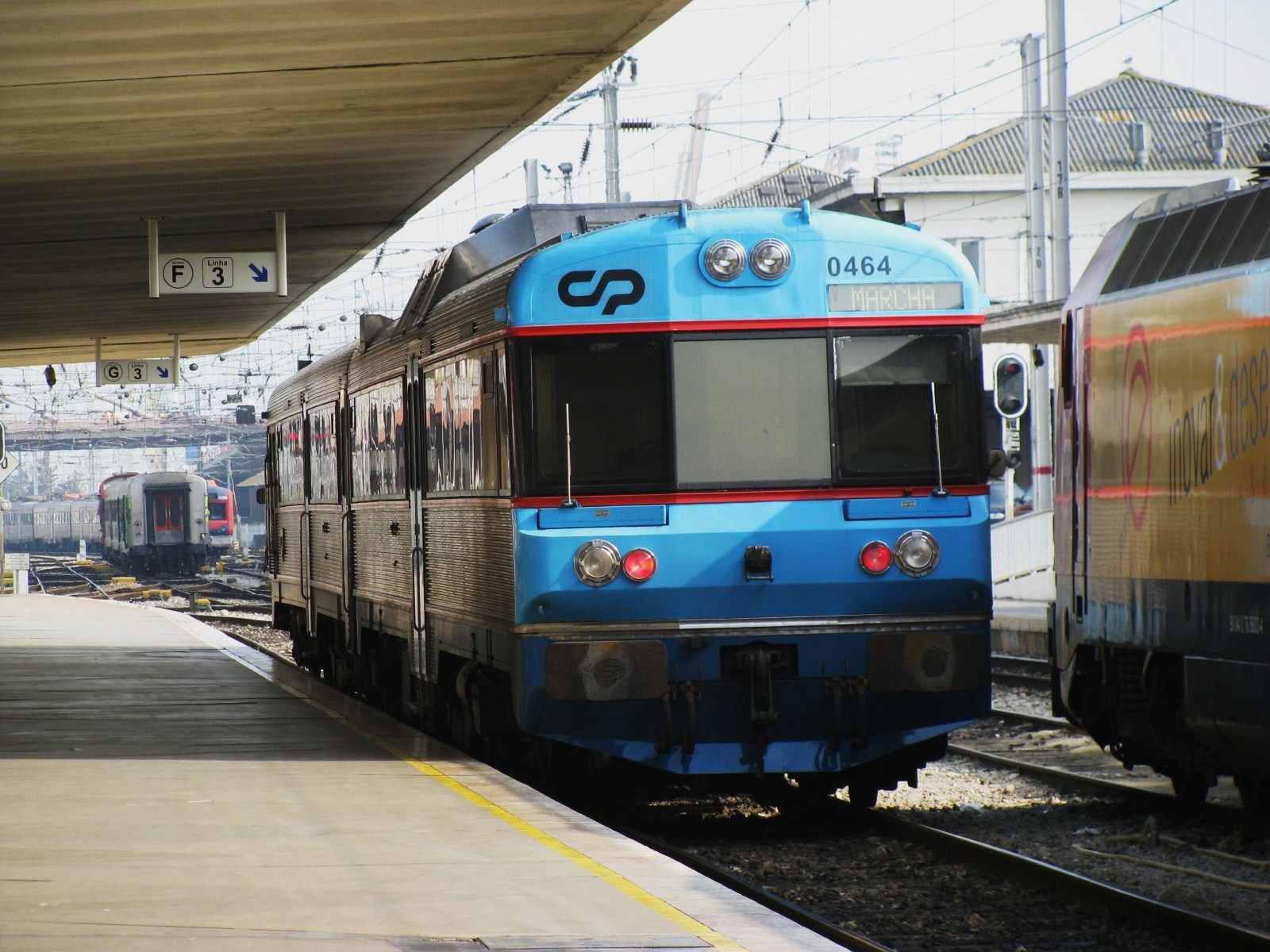 Apeadeiro das Virtudes: AUTOMOTORA DIESEL CP SERIE UDD 450