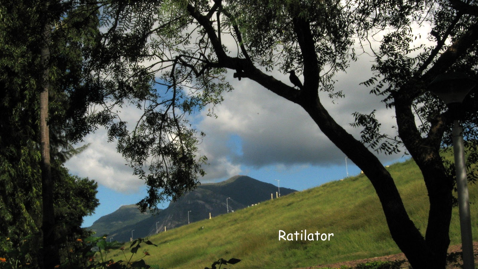 Picturesque India - Aliyar Dam & Monkey Falls