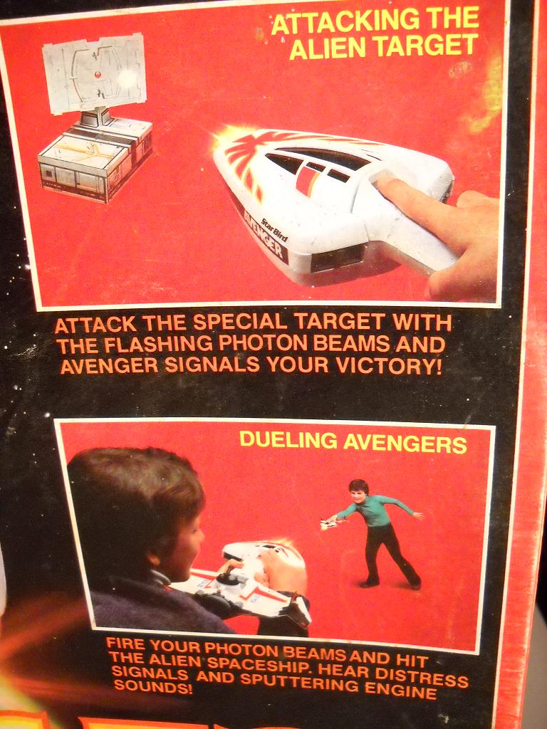 SPACESHIPS, SPACE STATIONS & ALIENS: #20 STAR BIRD AVENGER