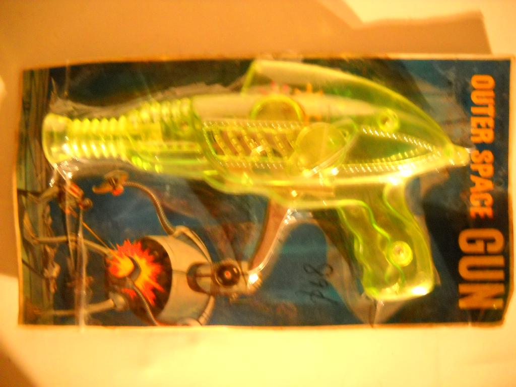 SPACESHIPS, SPACE STATIONS & ALIENS: # 22 TRANSPARENT FRICTION POWERED ...