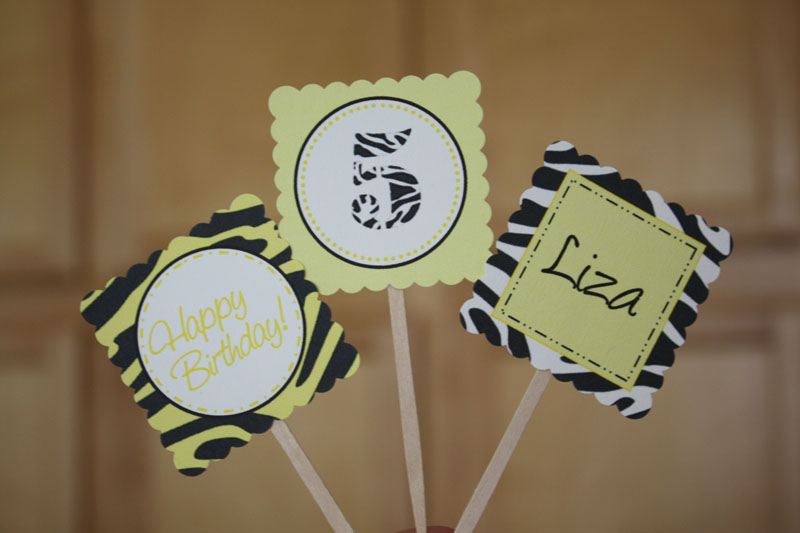 JaeBellz: Zebra Cupcake Toppers