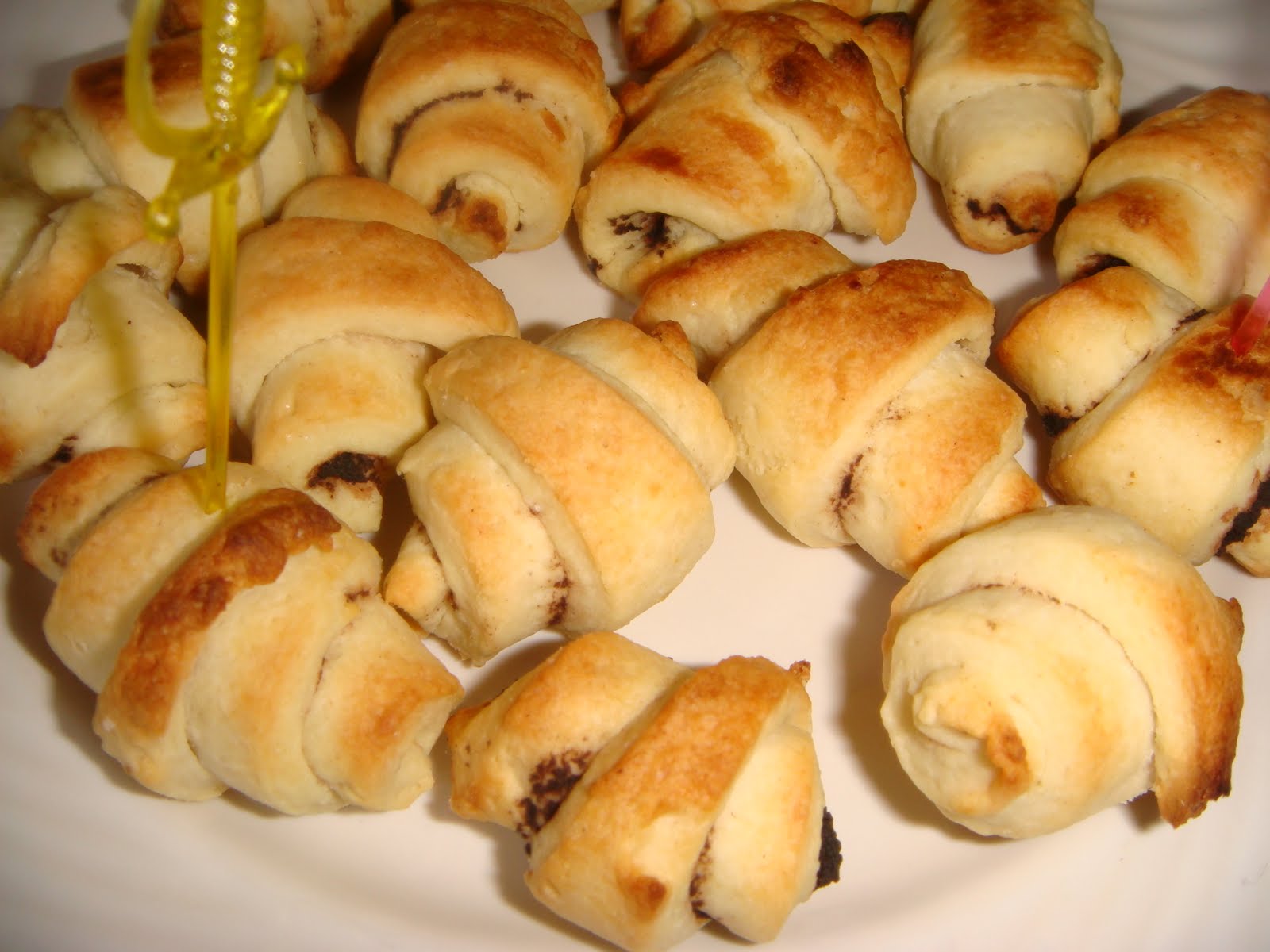 DOLCEmente SALATO: Cornettini di philadelphia con patè di olive