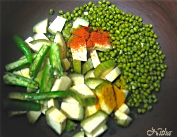 Amateur Perceptions: Cherupayar – Vazhakkaya / Moong Dal – Raw Plantain ...