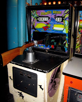Neato Coolville: HAUNTED HOUSE ARCADE GAME