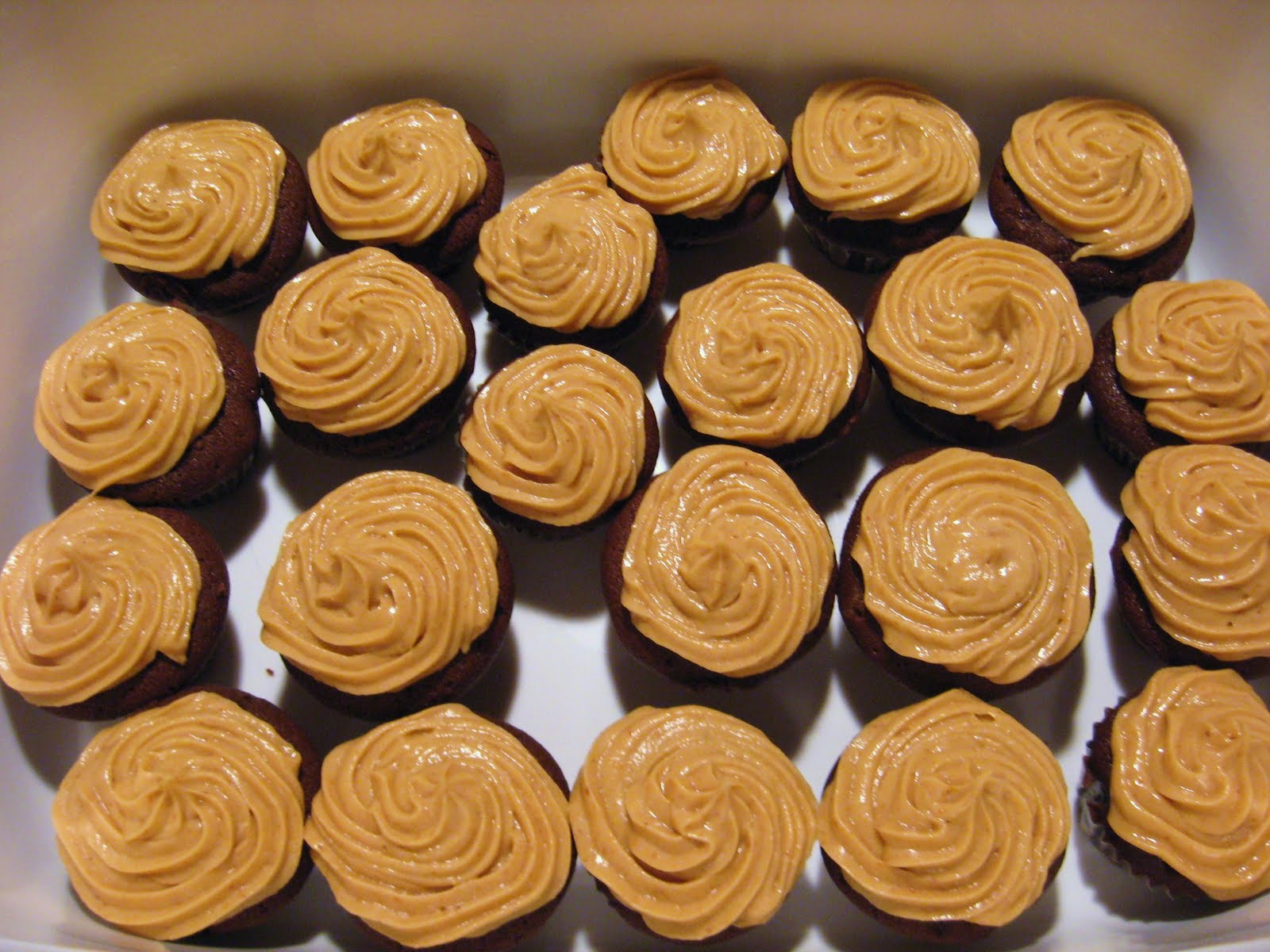 Baked Salwa: Reese's Peanut Butter Cup Chocolate Peanut Butter Cupcakes