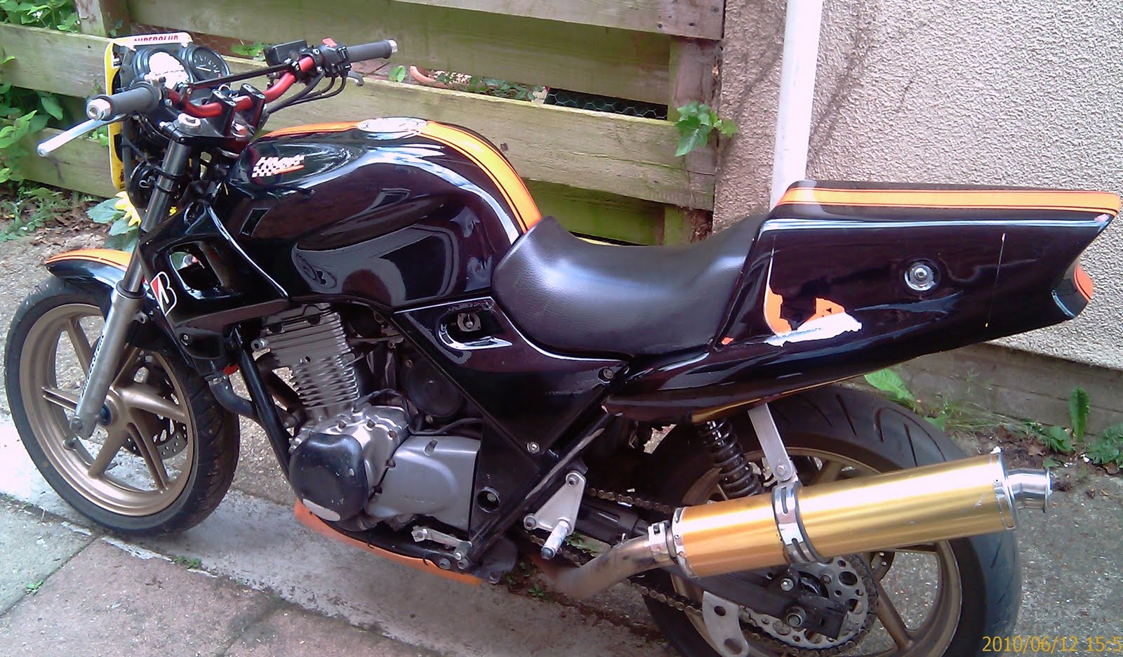 Fatblokeonbike Thundersports 500: Honda CB 500 race bike