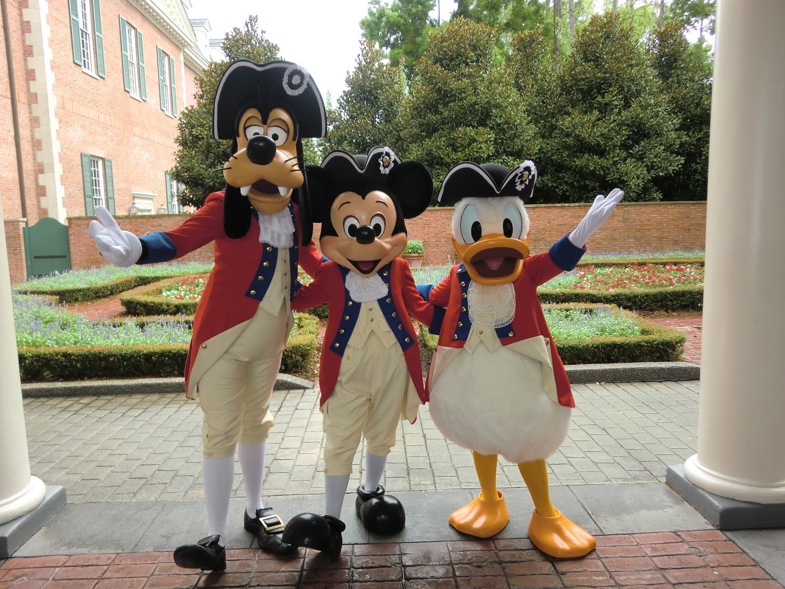 Unofficial Disney Character Hunting Guide: Epcot Independence Day ...