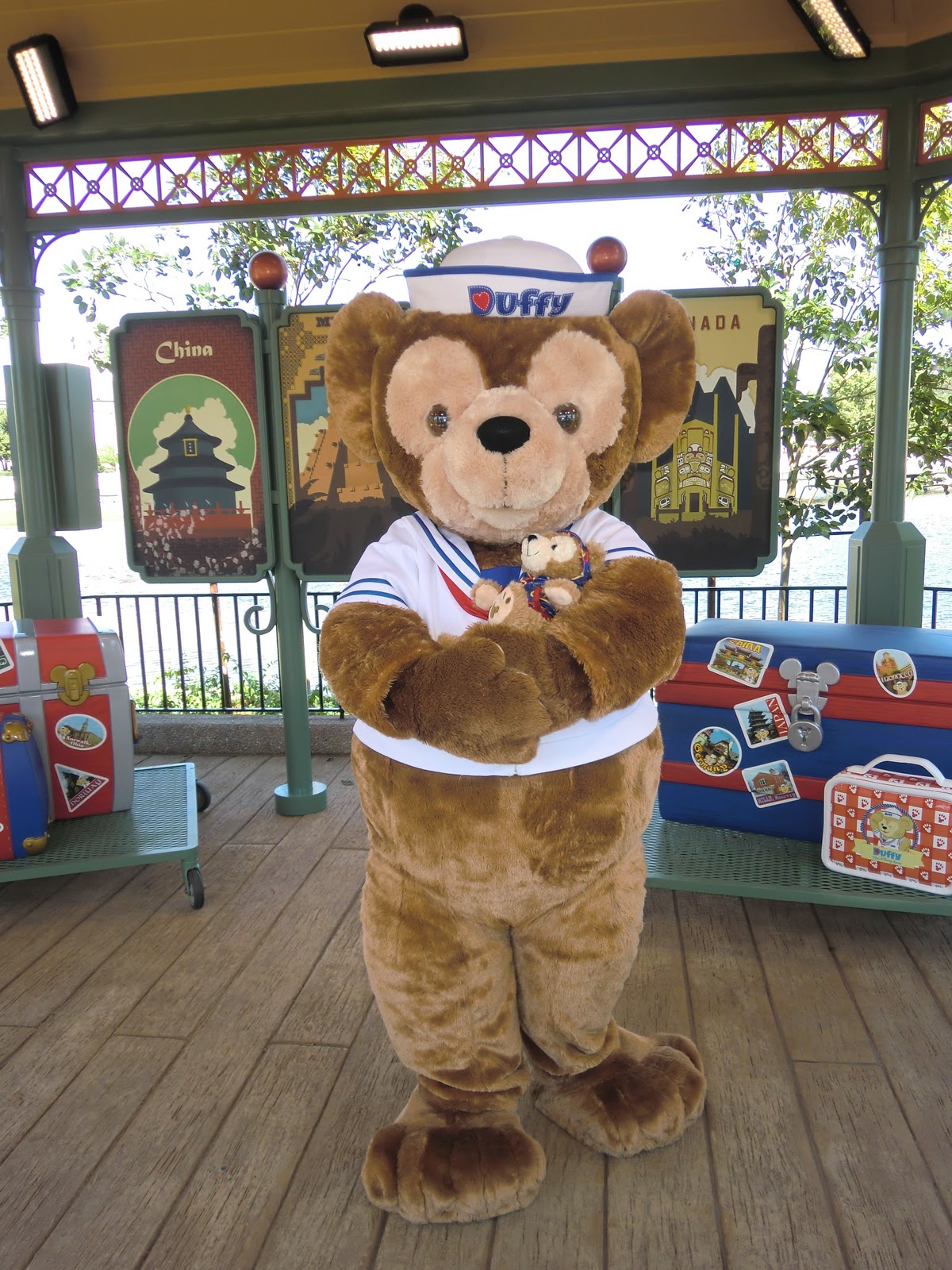 Unofficial Disney Character Hunting Guide: Epcot Characters