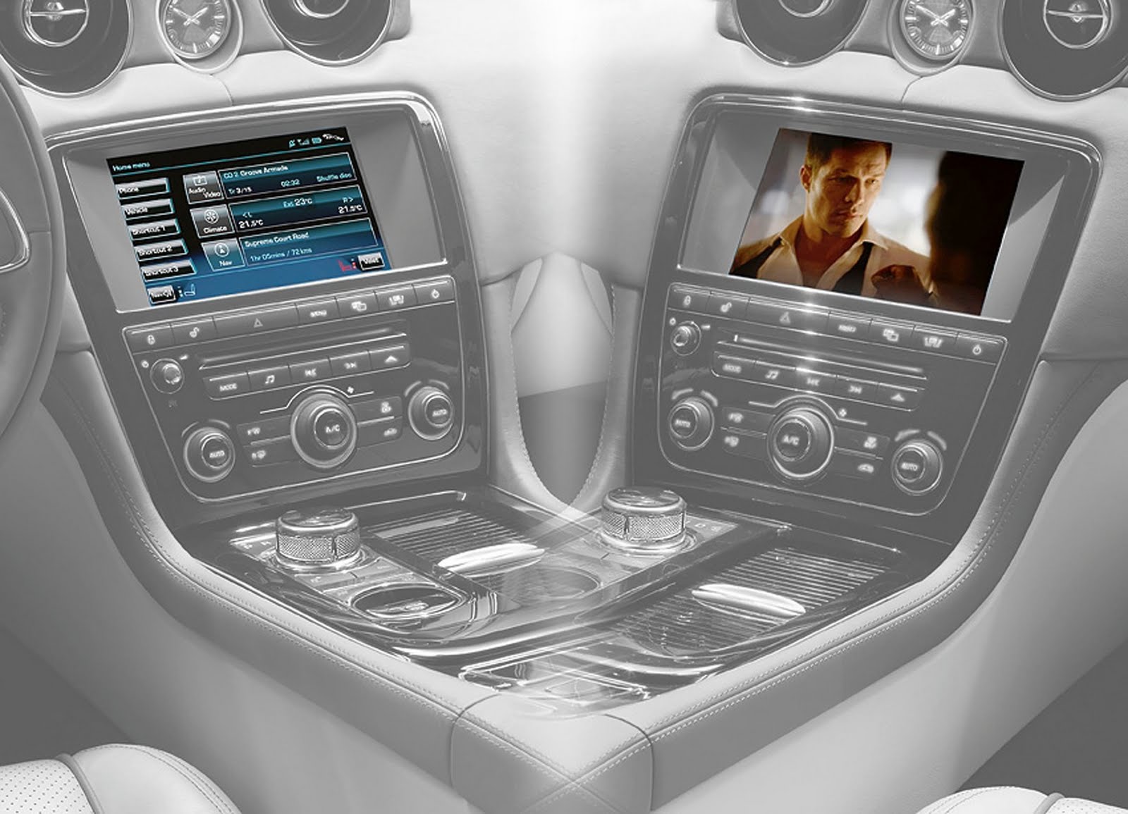 Voiture communicante: Jaguar passe à l'écran "Dual View" sur la XJ